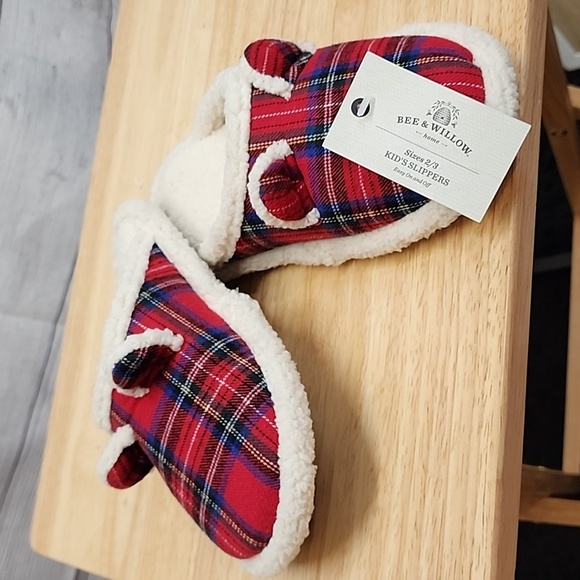 Bee & Willow | Shoes | Nwt Kids Slippers | Poshmark